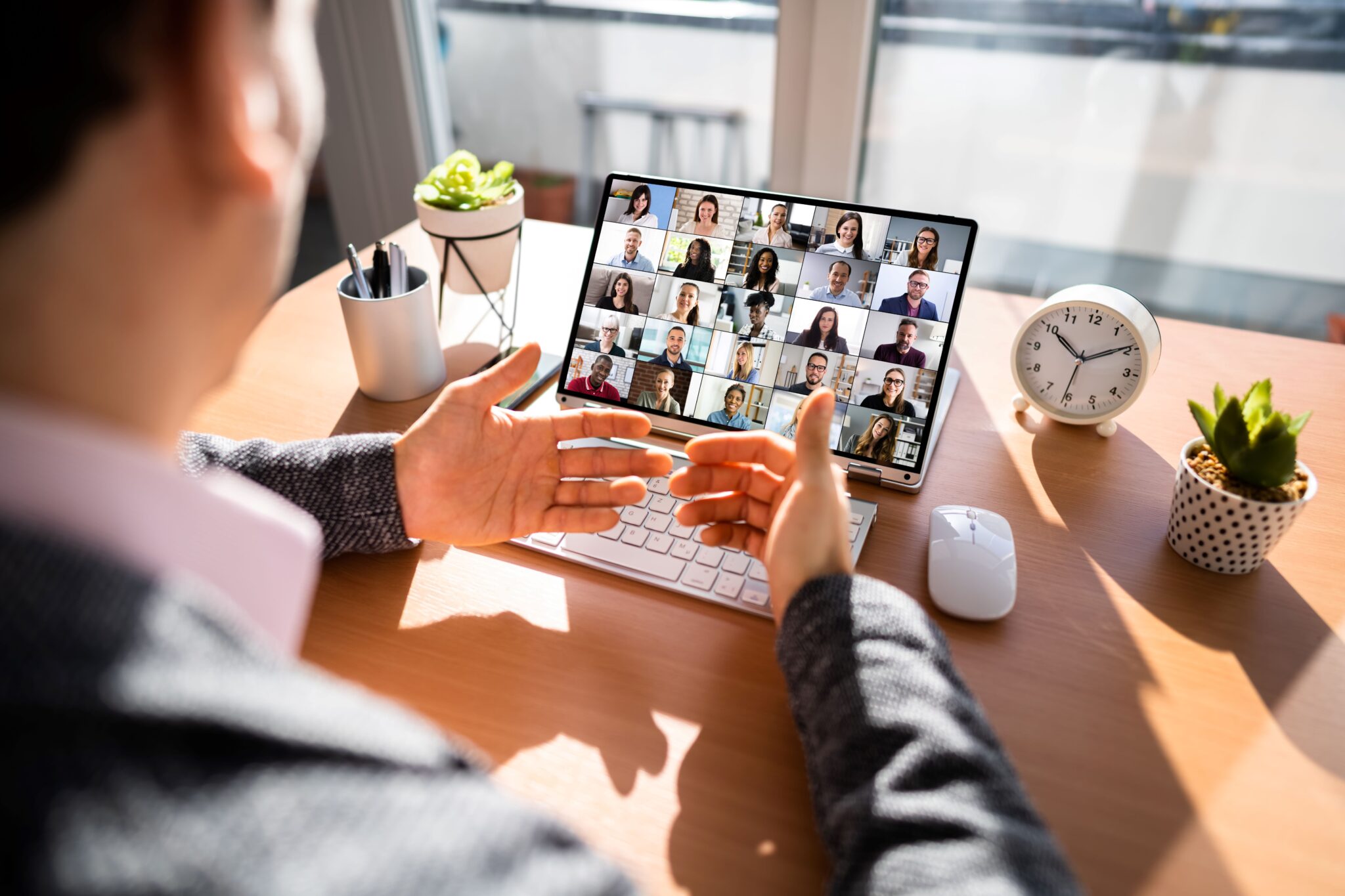 What Are The Benefits Of Hybrid Work In 2024? - Payment Solution Company